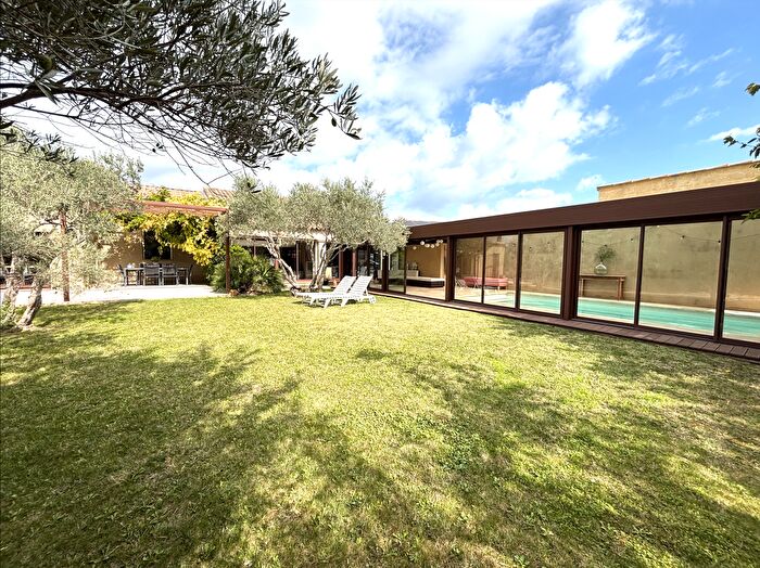 Sénas - Maison 5 pièces à vendre