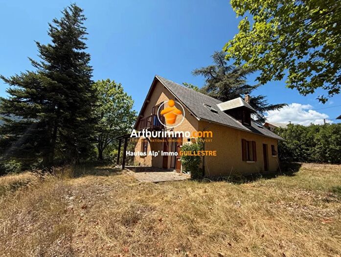 Maison à vendre - Guillestre - 5 pièces - 4 chambres