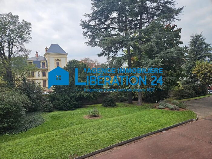 Appartement à vendre - Saint-Chamond, Centre-ville, Saint-Ennemond, Chavanne - 4 pièces - 2 chambres