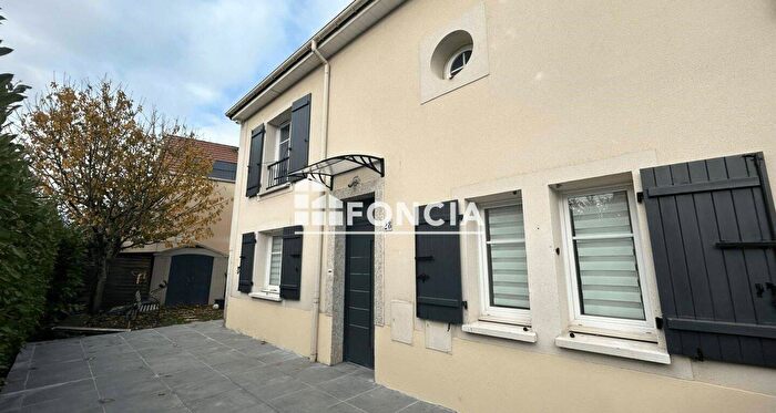 Centre Est, Lieusaint : Maison 5 pièces à louer