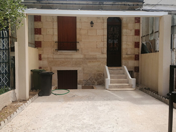 Maison à louer - Bordeaux, La Bastide - 4 pièces - 3 chambres