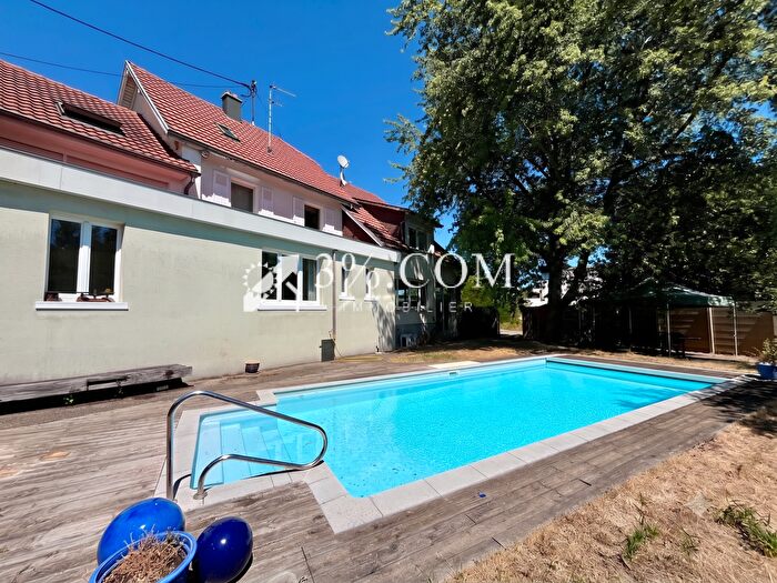 Maison 8 pièces à Cernay, à vendre