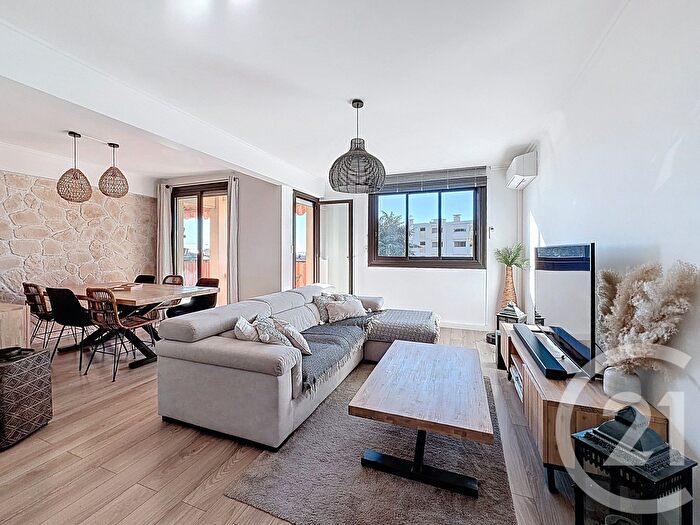 Appartement à vendre - Cagnes-sur-Mer, Le Val Fleuri - 3 pièces - 2 chambres