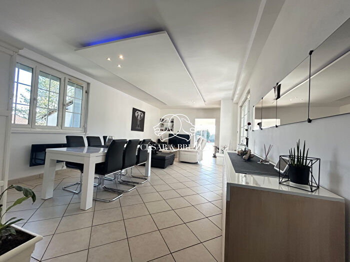 Maison à vendre - Jons - 6 pièces - 4 chambres