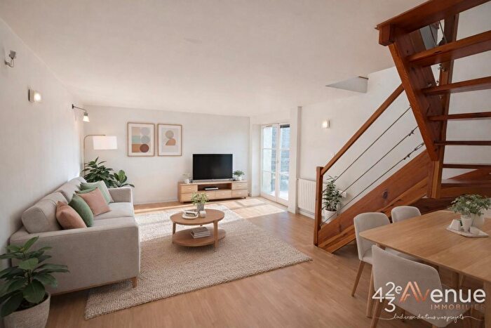 Appartement à vendre - Saint-Chamond, Centre-ville, Saint-Ennemond, Chavanne - 4 pièces - 3 chambres