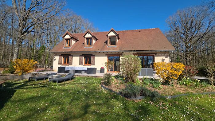 Maison 8 pièces à Houdan, à vendre