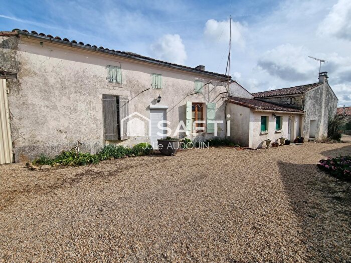 Maison 9 pièces à Gourvillette, à vendre
