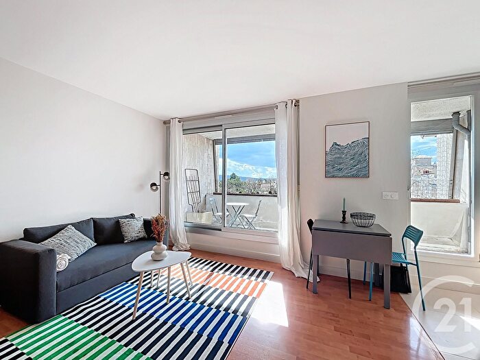 Appartement à louer - Chatou, Sud - 1 pièce