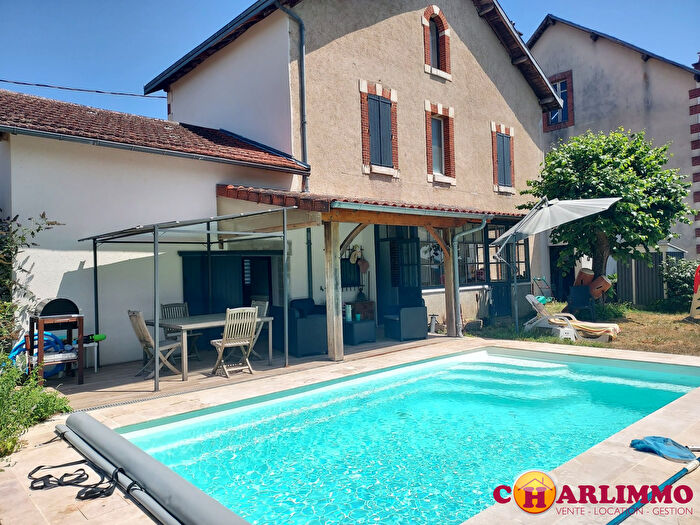 Maison 6 pièces à Saint-Junien, à vendre