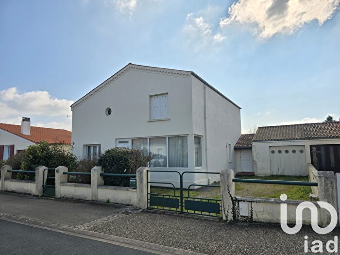 Maison à vendre - Tonnay-Charente - 5 pièces - 3 chambres