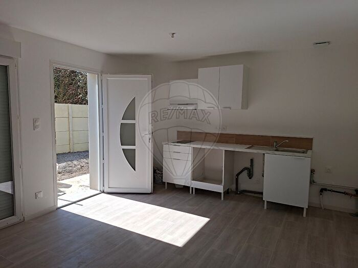 Appartement 2 pièces à Saint-Quentin-de-Baron, à louer