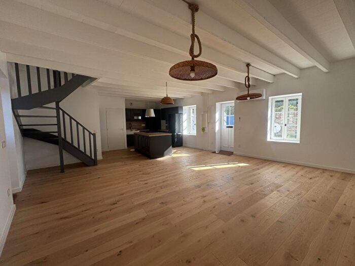 Maison à vendre - Guérande, Centre-ville, Faubourgs - 5 pièces - 4 chambres