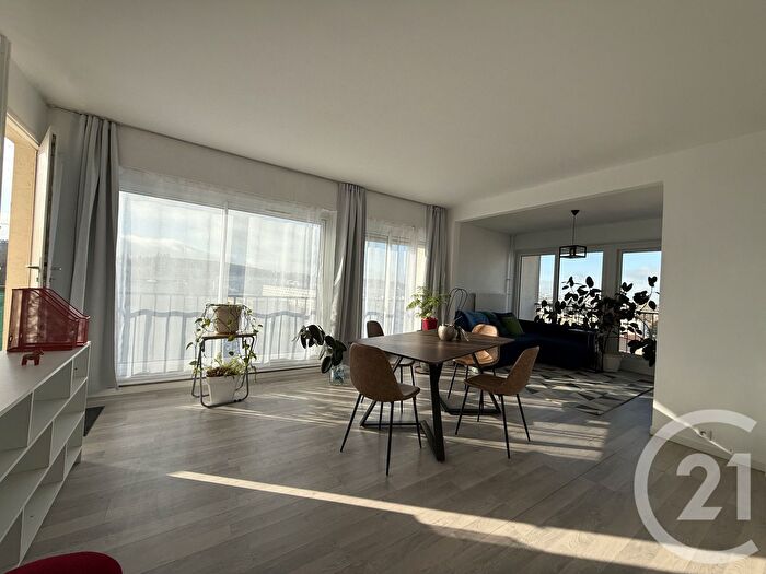 Clichy-sous-Bois, L'Etang : Appartement 4 pièces à louer