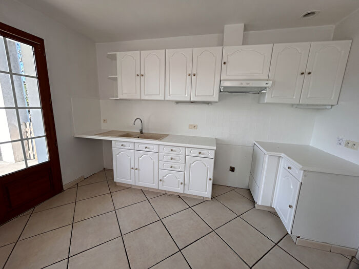 Appartement 4 pièces à louer à Mendionde