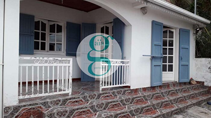 Maison à louer - Saint-André, Centre-ville - 4 pièces - 3 chambres