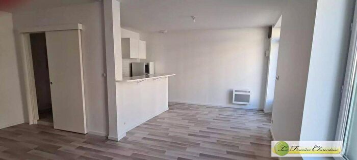 Appartement à louer - Vieil Angoulême-Centre Ville - 1 pièce