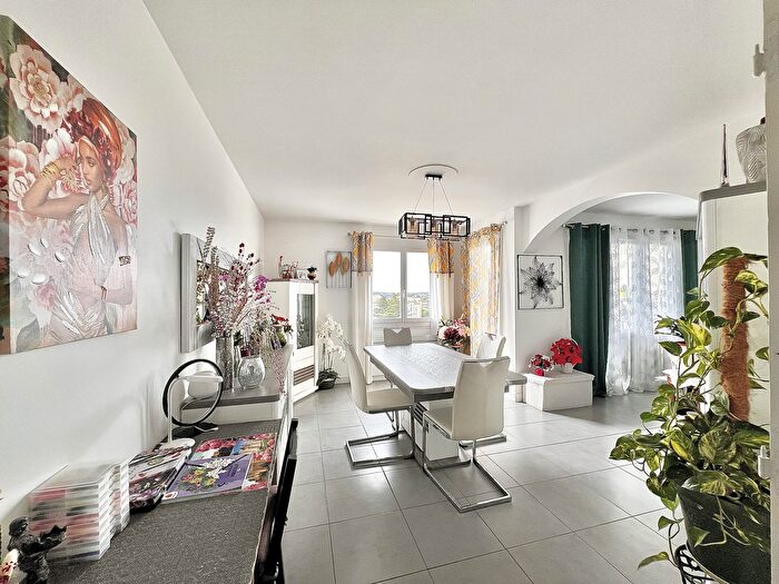 Appartement à vendre - Charvieu-Chavagneux - 5 pièces - 3 chambres