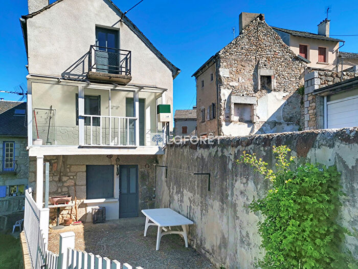 Maison 8 pièces à Saint-Alban-sur-Limagnole, à vendre