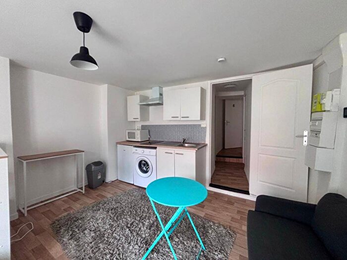 Appartement à louer - Chateauneuf, Châtellerault - 1 pièce