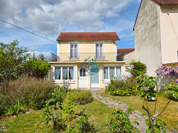 Mantes-la-Jolie, Gassicourt : Maison 4 pièces à vendre