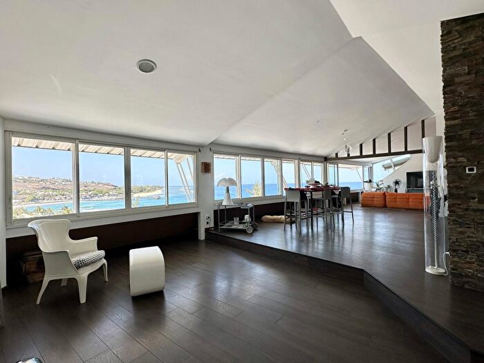 Appartement à vendre - Saint-Paul, Saint-Gilles les Bains - 5 pièces - 4 chambres