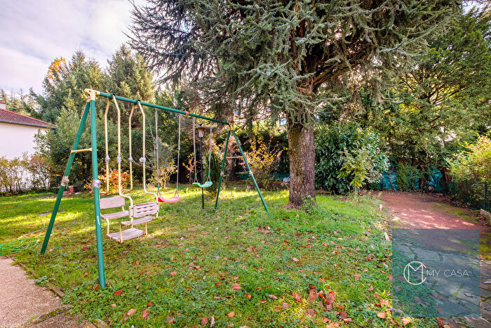 Maison à vendre - Champagne-au-Mont-dOr - 5 pièces - 4 chambres