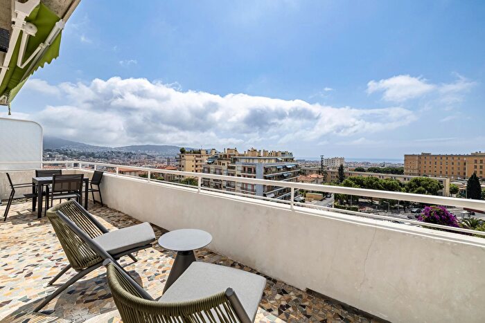 Appartement 4 pièces à Nice, Saint-Philippe, Estienne dOrves, à vendre