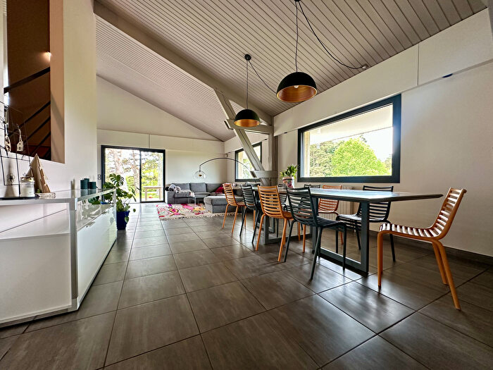 Maison à louer - Royat - 7 pièces - 6 chambres