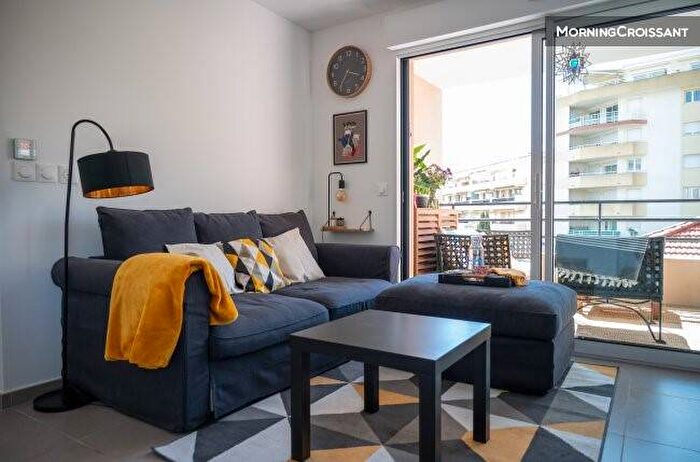 Appartement à louer - Ponteil, Antibes - 3 pièces - 2 chambres