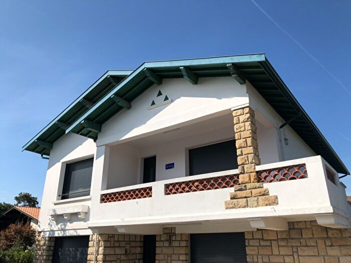 Appartement à louer - Gujan-Mestras, Centre-ville - 3 pièces - 2 chambres