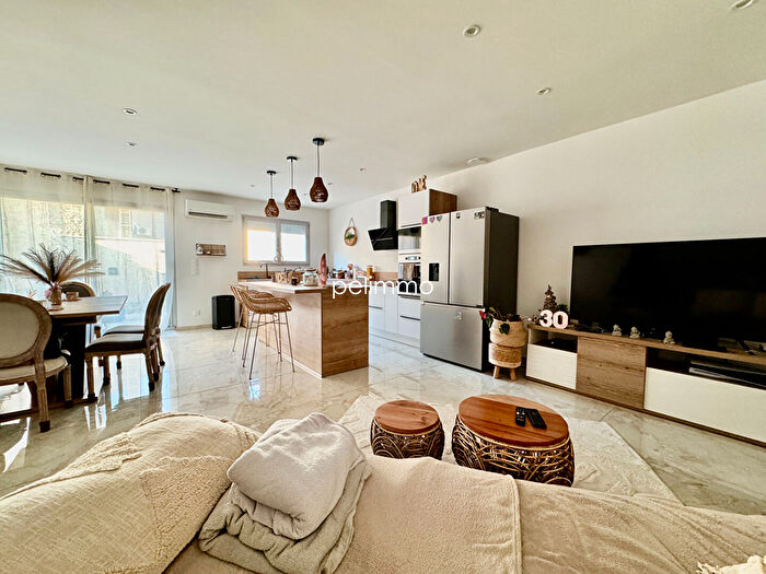 Maison à vendre - Eyguières - 5 pièces - 4 chambres