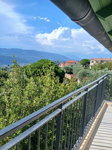 Nice, Saint-Antoine : Appartement 3 pièces à louer