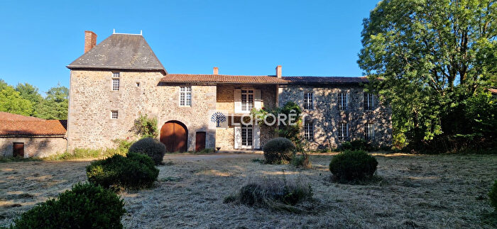 Maison 11 pièces à vendre à Secondigny