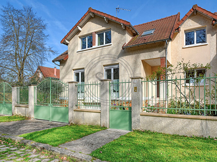 Maison 8 pièces à vendre à Viroflay, Louvre, Gare