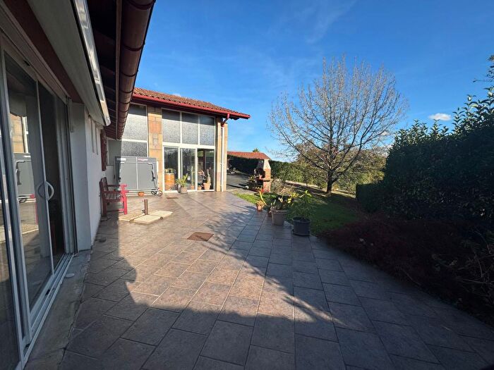 Maison à vendre - Ustaritz - 6 pièces - 5 chambres