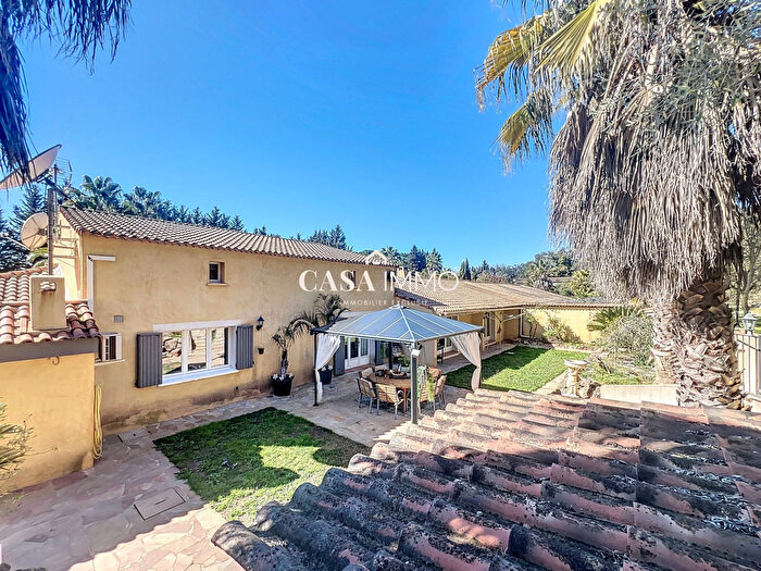 Hyères, Sauvebonne, Les Borels : Maison 13 pièces à vendre