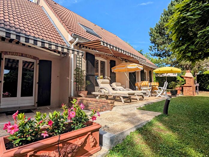 Maison à vendre - Saint-Nom-la-Bretèche - 7 pièces - 5 chambres