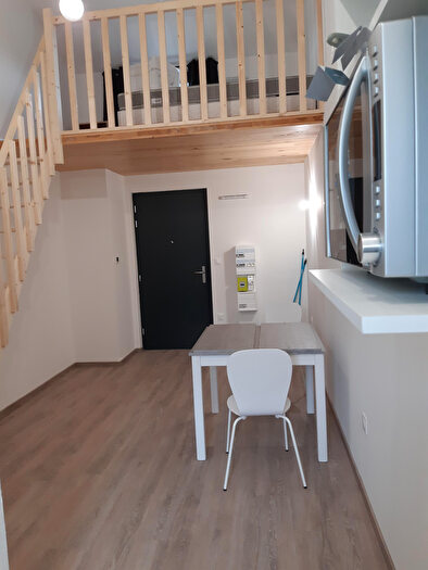 Appartement à louer - La Roche-sur-Yon, Pyramides, Jean-Yole - 1 pièce - 1 chambre