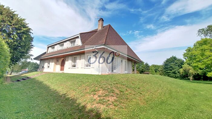 Saint-Germain-du-Bois : Maison 10 pièces à vendre