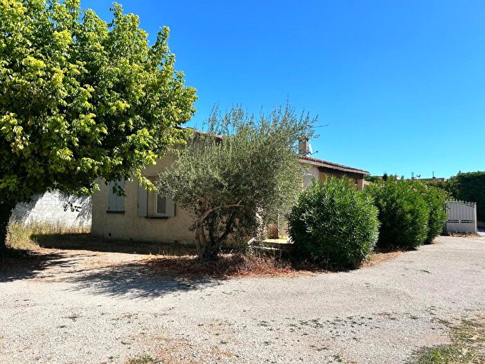 Châteaurenard, Barret, Lonnes, La Crau : Maison 3 pièces à louer