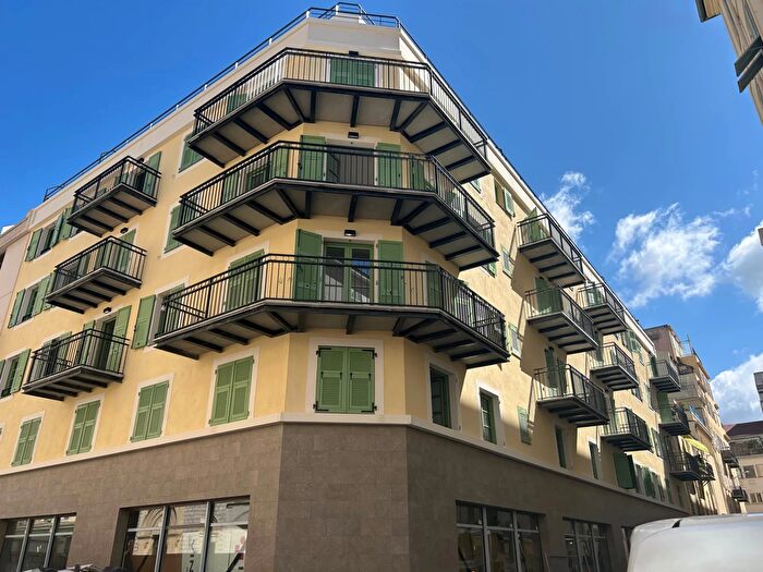 Appartement à vendre - Nice, Centre-ville - 2 pièces - 1 chambre