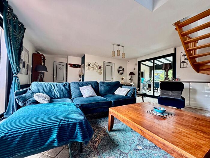 Maison 6 pièces à Sains-en-Amiénois, à vendre