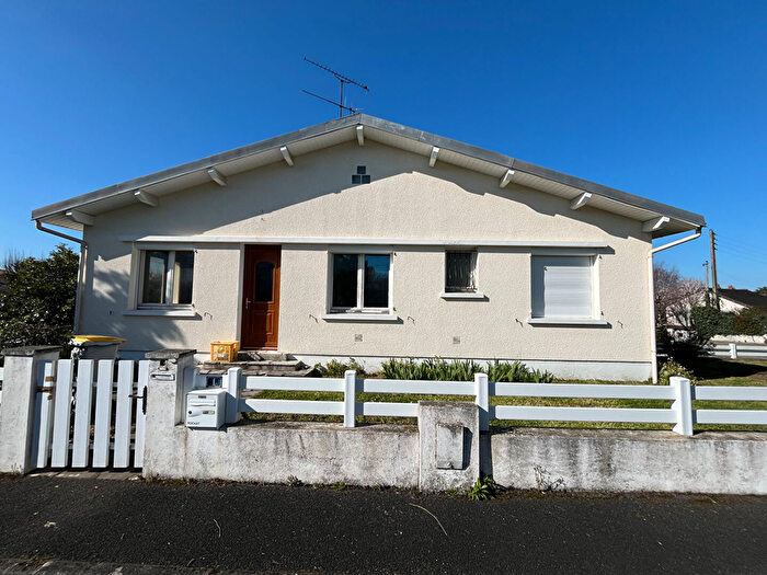 Saint-Benoît : Maison 4 pièces à vendre