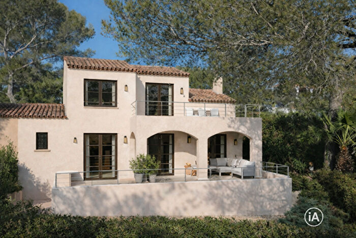 Maison à vendre - Saint-Raphaël, Boulouris - 5 pièces - 3 chambres