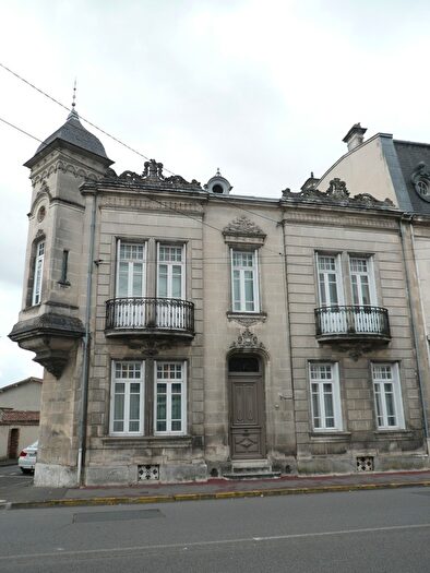 Maison 9 pièces à vendre à Cognac, Champ de Foire