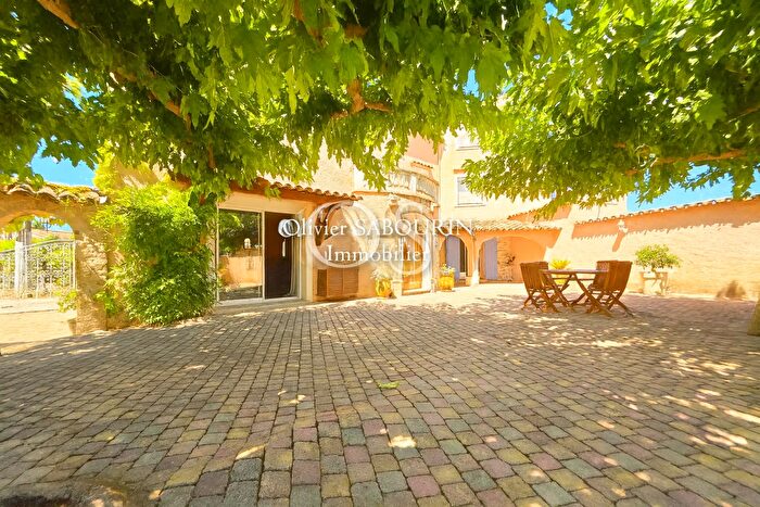 Maison à vendre - Le Muy - 6 pièces - 5 chambres