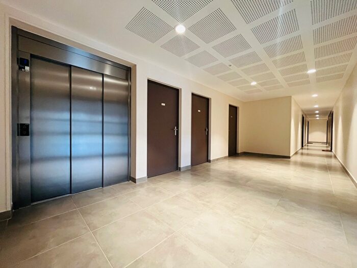 Appartement à vendre - Marly-la-Ville - 3 pièces - 2 chambres