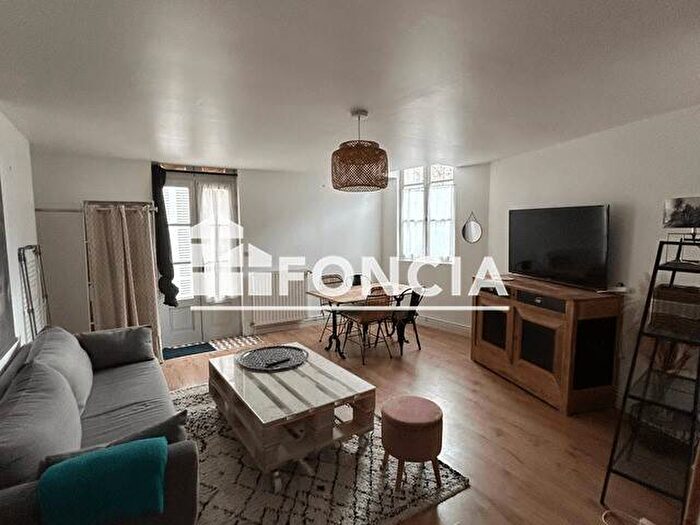 Appartement à louer - Centre Ville, Niort - 2 pièces - 1 chambre