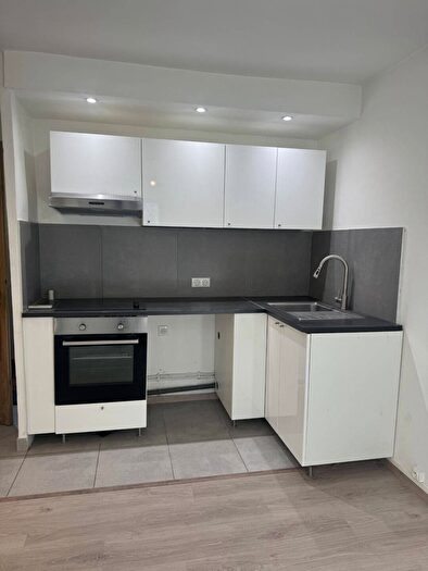 Appartement à louer - Cinq Avenues, Marseille ème arrondissement - 2 pièces - 1 chambre