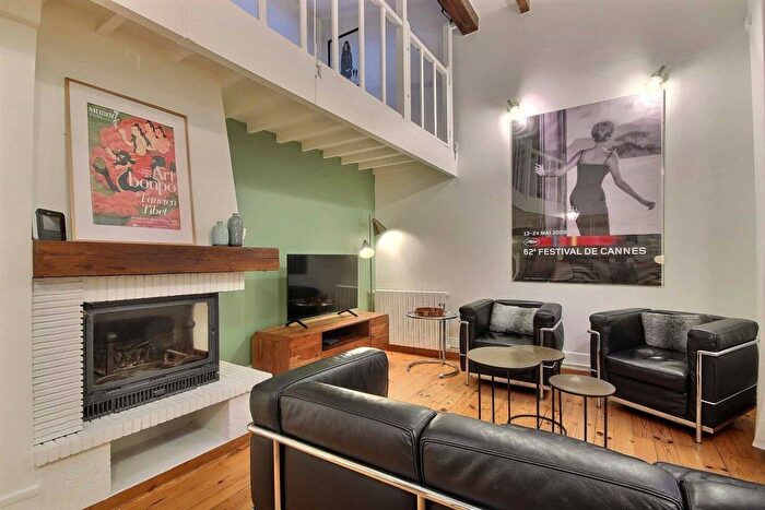 Appartement à louer - Val de Grace, Paris ème arrondissement - 2 pièces - 2 chambres